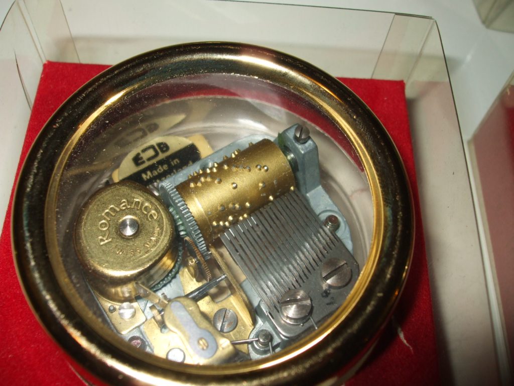 Swiss Romance Musical Movement By Reuge Music Box Round (3) – Prices ...